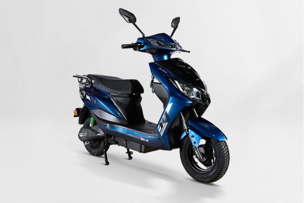 Zelio Eeva Price, 100km Range, Charging Time Images, colours, Mileage & Reviews