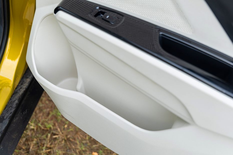 Mahindra XUV 3XO Images, XUV 3XO Interior & Exterior Photos, 360 View ...