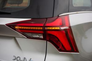 Mahindra XUV700 Colors (9 colours) - XUV700 Color Images | ZigWheels