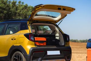 Mahindra XUV 3XO Nebula Blue Plus Galvano Grey Colour