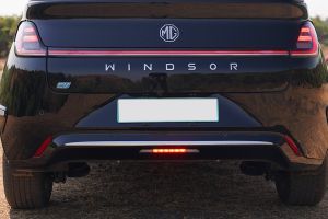 MG Windsor EV Colours – All 6 Colour Options with Images | ZigWheels