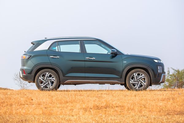 Hyundai Creta E - On Road Price, RTO, Insurance, Features, Colours ...