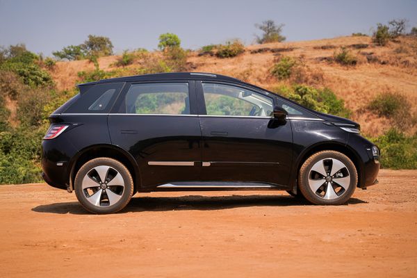 MG Windsor EV Inspire Edition - On Road Price, RTO, Insurance, Features ...