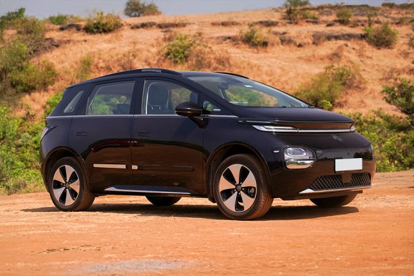 MG Windsor EV Essence Pro - On Road Price, RTO, Insurance, Features, Colours, Mileage of Windsor ...