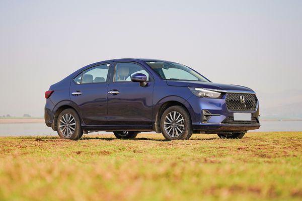 Honda Amaze ZX CVT - On Road Price, RTO, Insurance, Features, Colours ...