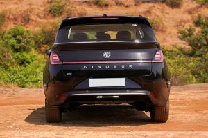 MG Windsor EV Colours – All 6 Colour Options with Images | ZigWheels
