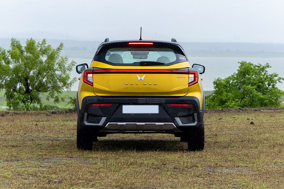 Mahindra XUV 3XO Images, XUV 3XO Interior & Exterior Photos, 360 View ...