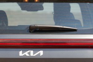 Kia Sonet Glacier White Pearl With Aurora Black Pearl Colour