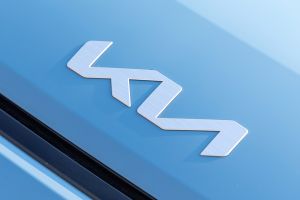 Kia Syros Colours – All 8 Colour Options with Images | ZigWheels