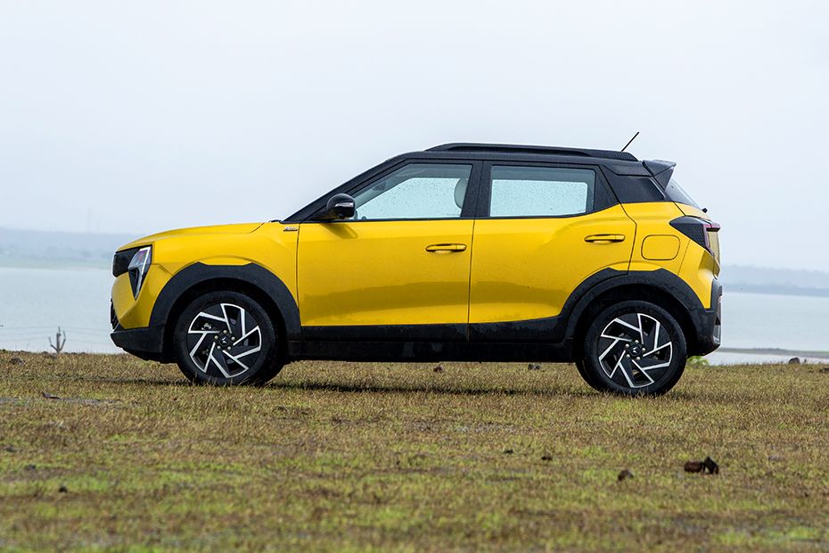 Mahindra XUV 3XO Images, XUV 3XO Interior & Exterior Photos, 360 View ...