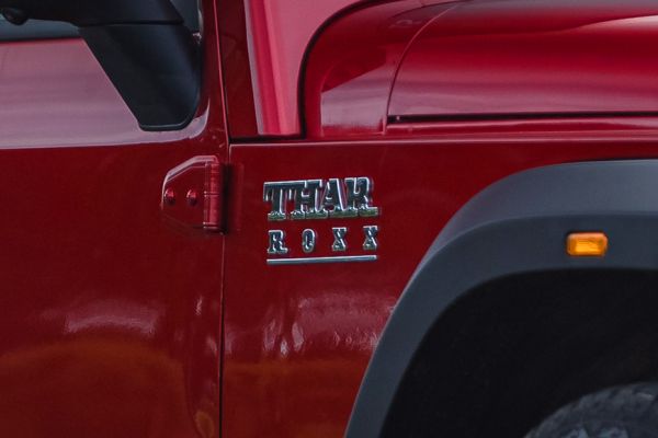 Mahindra Thar ROXX MX1 RWD - 4x4 SUV On Road Price, RTO, Insurance ...