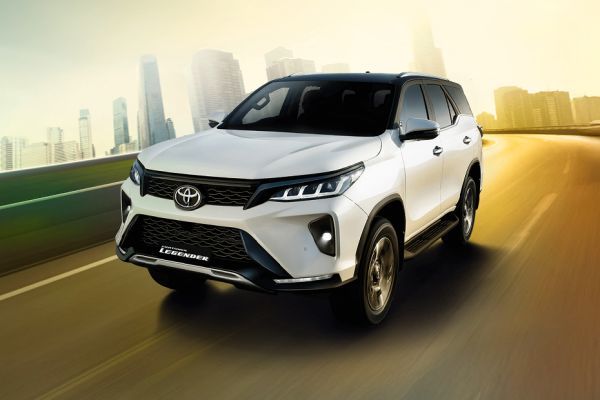 Toyota Fortuner Legender Neo Drive - 4x4 SUV On Road Price, RTO ...