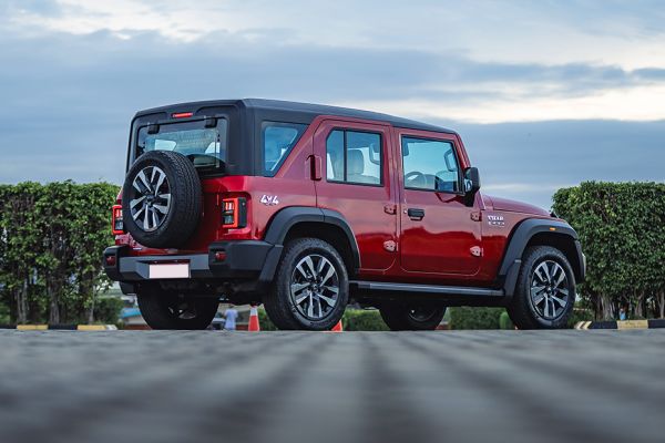 Mahindra Thar ROXX AX7L 4WD Diesel AT - 4x4 SUV On Road Price, RTO ...