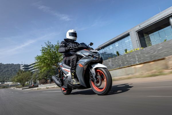 Yamaha Aerox 155 Price - Mileage, Images, Colours | ZigWheels