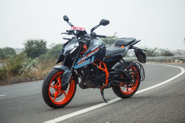 KTM Duke 390 Price - Images, Colours & Reviews
