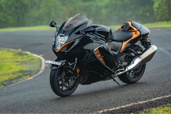 Suzuki Hayabusa Price - Mileage, Images, Colours | ZigWheels