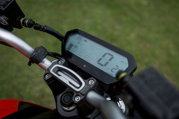 Revolt RV400 Price, 150km Range, Charging Time Images, colours, Mileage ...