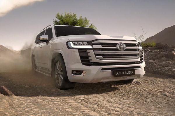 Toyota Land Cruiser 300 GR S - 4x4 SUV On Road Price, RTO, Insurance ...