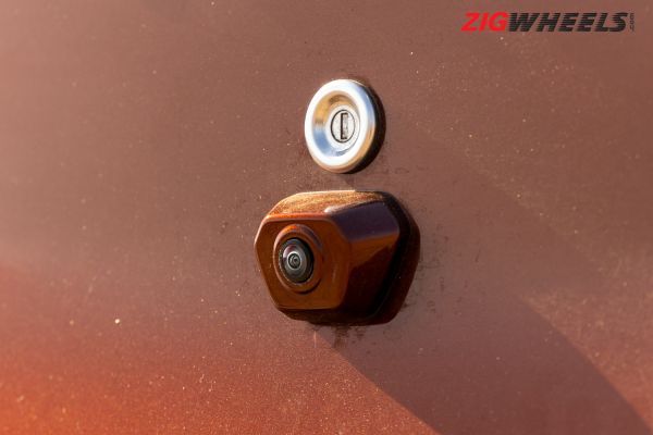 Tata Tiago EV 2022-2026 Price, Range, Charging Time Images, colours ...
