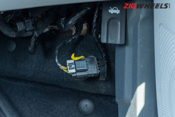 Tata Tiago EV Price, Range, Charging Time Images, colours, Reviews & Specs