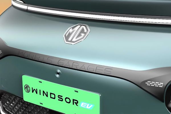 MG Windsor EV Essence Pro - On Road Price, RTO, Insurance, Features ...