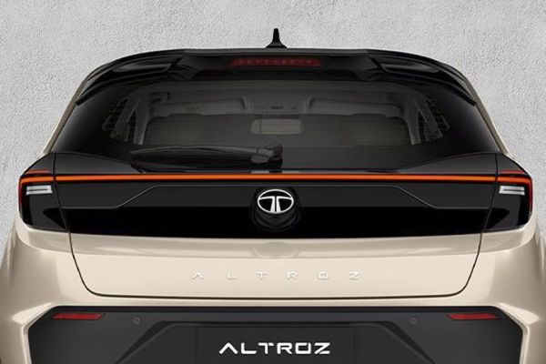 Tata Altroz Pure Diesel - On Road Price, RTO, Insurance, Features, Colours, Mileage & FAQs