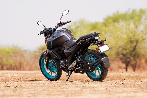 Yamaha 2025 FZ-S Fi Price, 60kmpl mileage, images, colours & Reviews