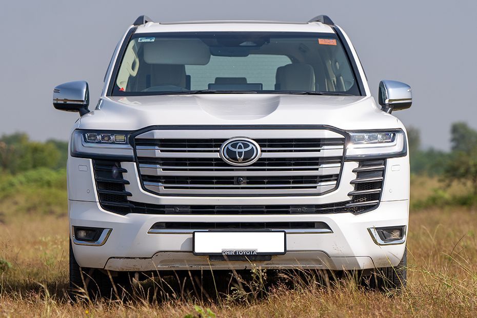 Toyota Land Cruiser 300 Images, Land Cruiser 300 Interior & Exterior ...