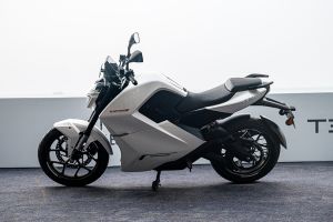 Raptee T30 Price - 200km Range, Charging Time, Images, Colours & Reviews