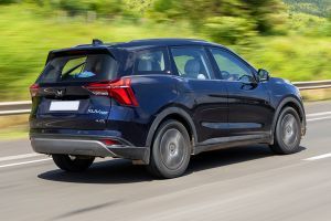 Mahindra XUV700 Colours – All 9 Colour Options with Images | ZigWheels
