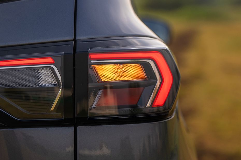 Renault Triber Images, Triber Interior & Exterior Photos, 360 View ...