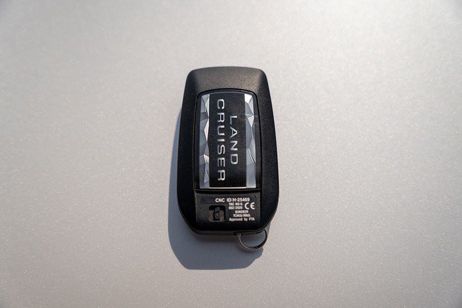 Toyota Land Cruiser 300 Images, Land Cruiser 300 Interior & Exterior ...