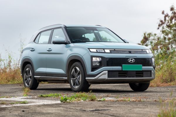 Hyundai Creta Electric Price, Range, Charging Time Images, colours ...