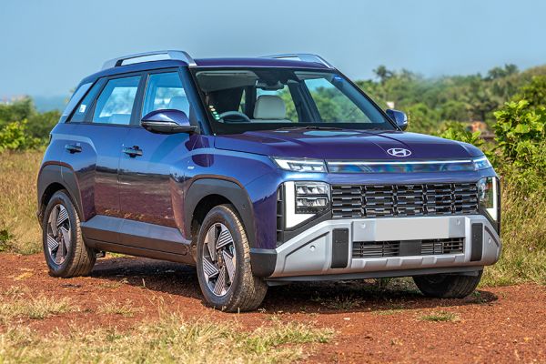 Hyundai Venue HX 2 - On Road Price, RTO, Insurance, Features, Colours ...