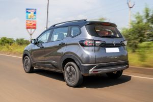 Renault Triber Colours – All 9 Colour Options with Images | ZigWheels