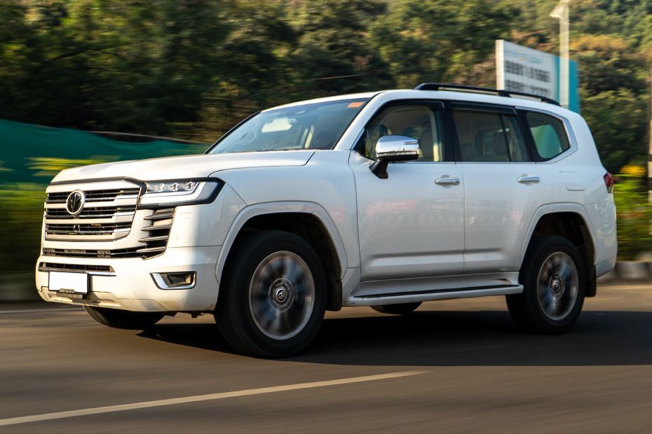 Toyota Land Cruiser 300 Images, Land Cruiser 300 Interior & Exterior ...