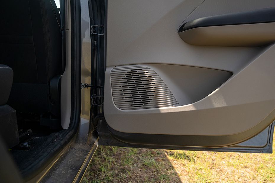 Renault Triber Images, Triber Interior & Exterior Photos, 360 View ...
