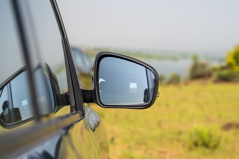 Renault Triber Images, Triber Interior & Exterior Photos, 360 View ...