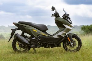 Hero Xoom 160 vs Yamaha Aerox 155 - Compare Prices, Specs, Features