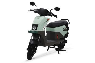 BGauss OoWah vs Triumph Tiger Sport 660 - Compare Prices, Specs, Features