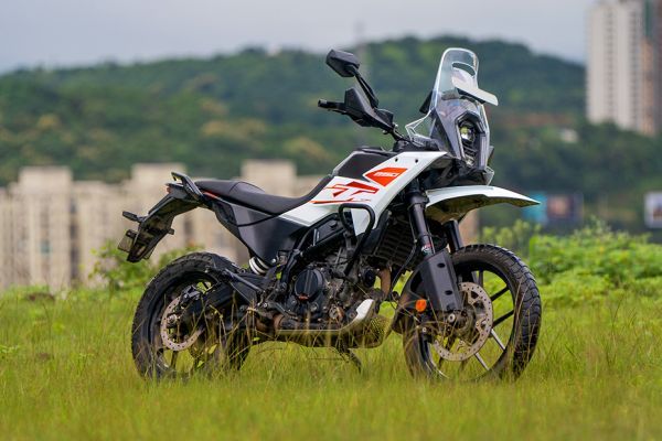 KTM 250 Adventure STD - On Road Price, RTO, Insurance, Features ...