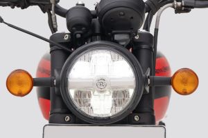 Royal Enfield Hunter 350 Rio White Colour