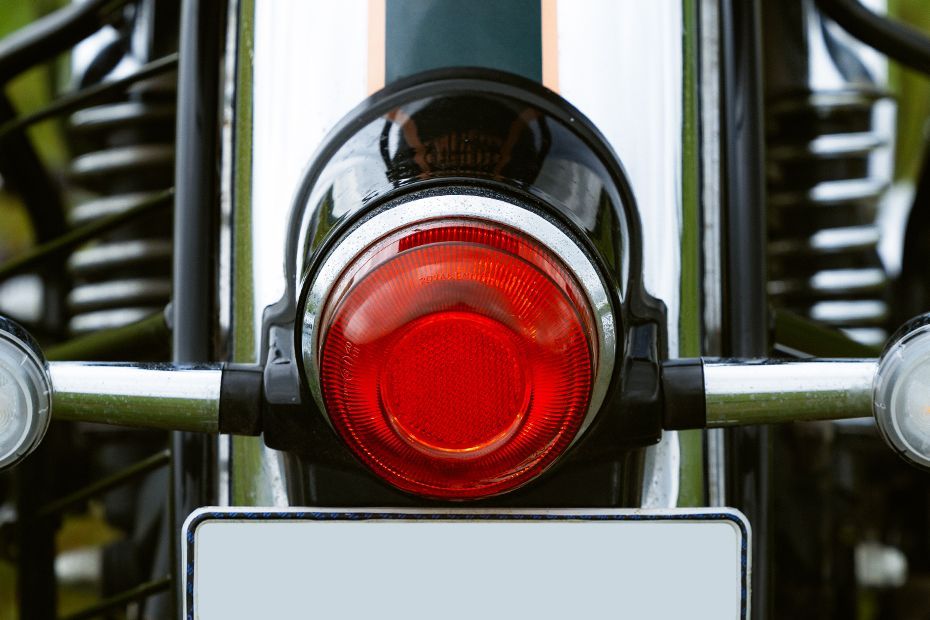 Royal Enfield Classic 350 Images, Classic 350 Photos & Videos, 360 view
