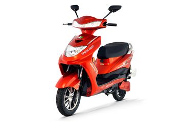 Harley-Davidson Street Glide vs Kinetic Green Zulu - Compare Prices ...