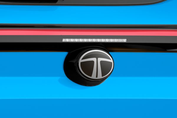 Tata Punch Smart - On Road Price, RTO, Insurance, Features, Colours ...