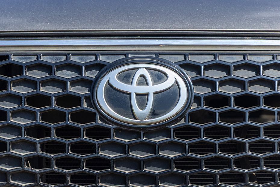 Toyota Rumion Images, Rumion Interior & Exterior Photos, 360 View ...