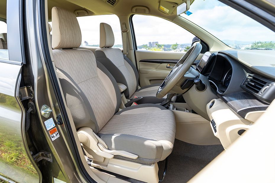 Toyota Rumion Images, Rumion Interior & Exterior Photos, 360 View ...