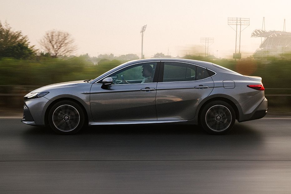 Toyota Camry Images, Camry Interior & Exterior Photos, 360 View, Videos ...