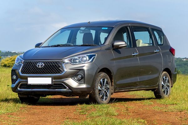 Toyota Rumion Price, 7 Seater Images, colours, Reviews & Specs