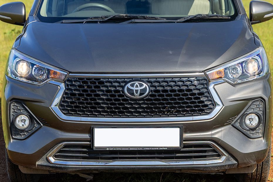 Toyota Rumion Images, Rumion Interior & Exterior Photos, 360 View ...